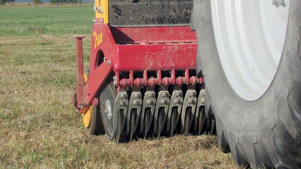 [Vidéo] Les clés de la réussite d’un sursemis en prairies installées ...